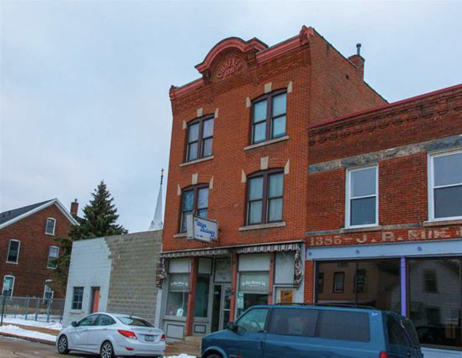 Retail Shop Garage Storage for Rent Dubuque Iowa